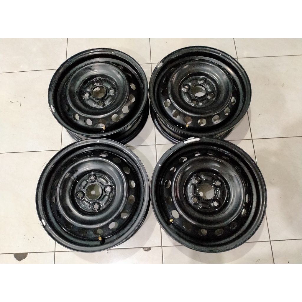 Jual Velg Kaleng Oem Sigra Ring 14 Baut 4 Cocok Mobil R14 Agya Sigra ...