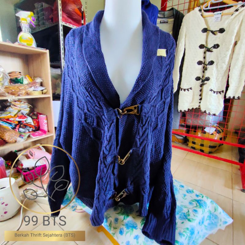 Jual Cardi crop rajut kepang branded warna navy kancing besi bakar ...