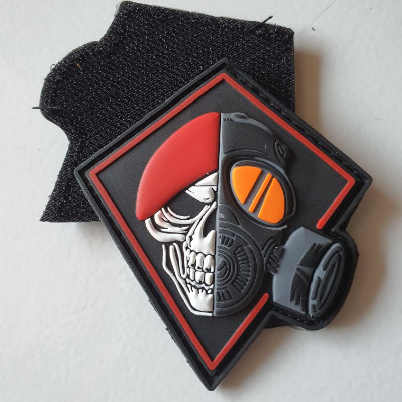 Jual PATCH RUBBER PVC LOGO SKULL TENGKORAK BARET MERAH TIMBUL 3D ...
