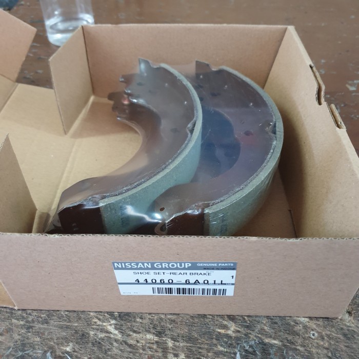Jual Livina L12 Xpander Kampas Rem BELAKANG Brake Shoe REAR OEM NISSAN | Shopee Indonesia
