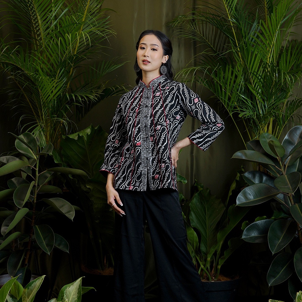 Jual NONA RARA - Kukina Gendis T1712, Baju Batik Kasual Modern | Shopee ...
