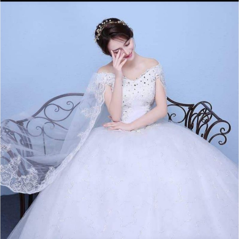 Jual gaun pengantin white, ada ekor panjang dan sayap gaun seperti di ...