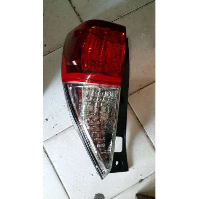 Jual Stop lamp innova reborn kiri copotan eks asuransi | Shopee Indonesia