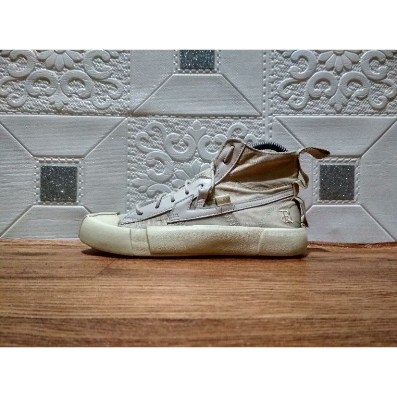 Jual sepatu bekas second warrior high | Shopee Indonesia