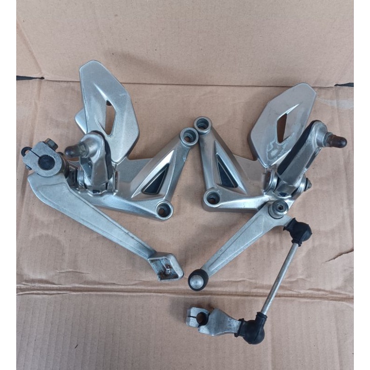 Jual footstep foot step depan essy kawasaki bajaj pulsar 200NS Original ...