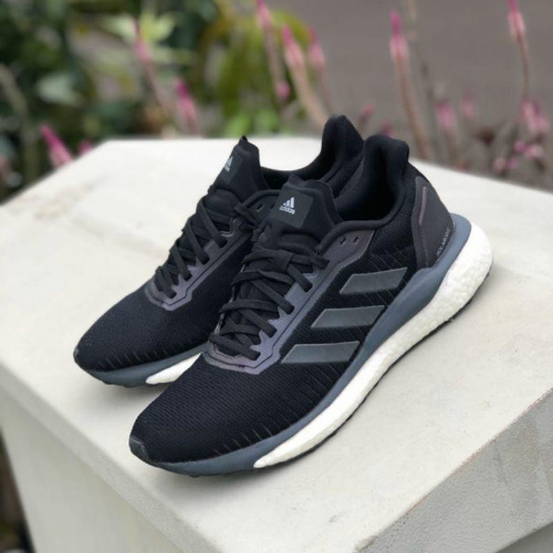 Jual Sepatu Lari Adidas Solar Drive boost black white Bunglon ori ...