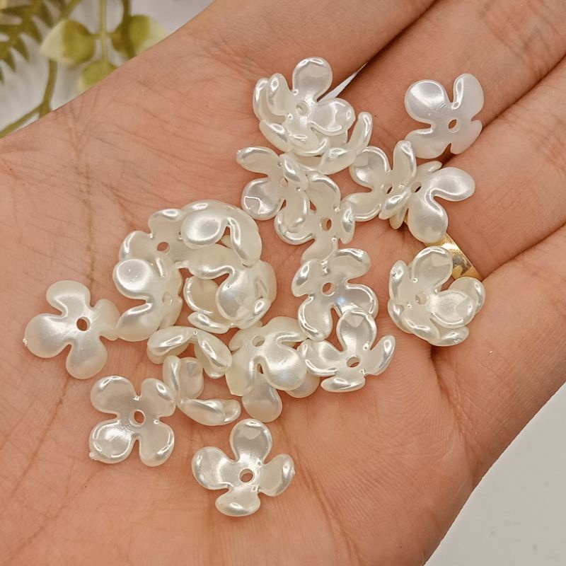 Jual Manik Kelopak Bunga / Kelopak Mawar / Manik Bunga Putih | Shopee ...