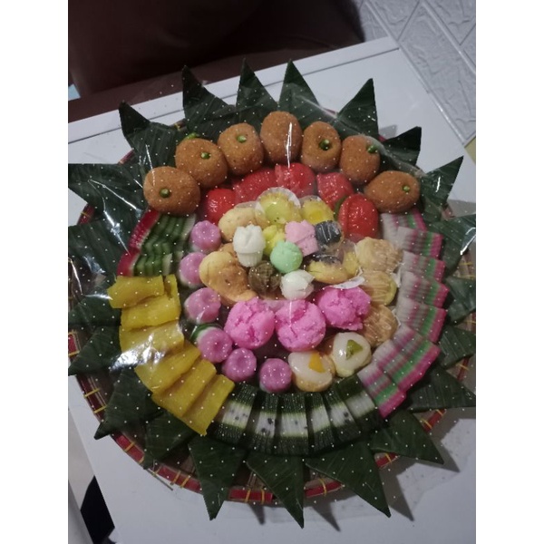 Jual KUE TAMPAH MINI ISI 60PC ASIN MANIS CAMPUR | Shopee Indonesia