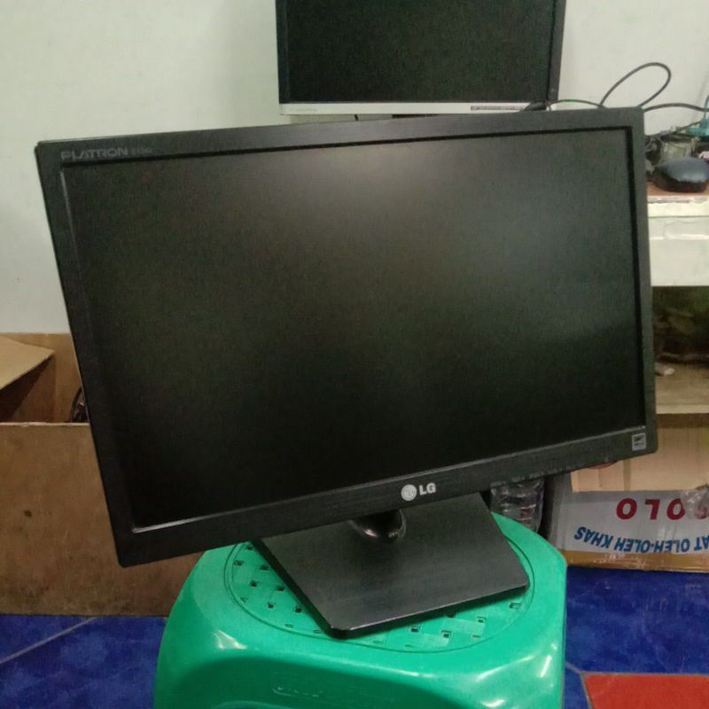 Jual MONITOR LED LG 19 INCHI WIDE SUPER MULUSS | Shopee Indonesia