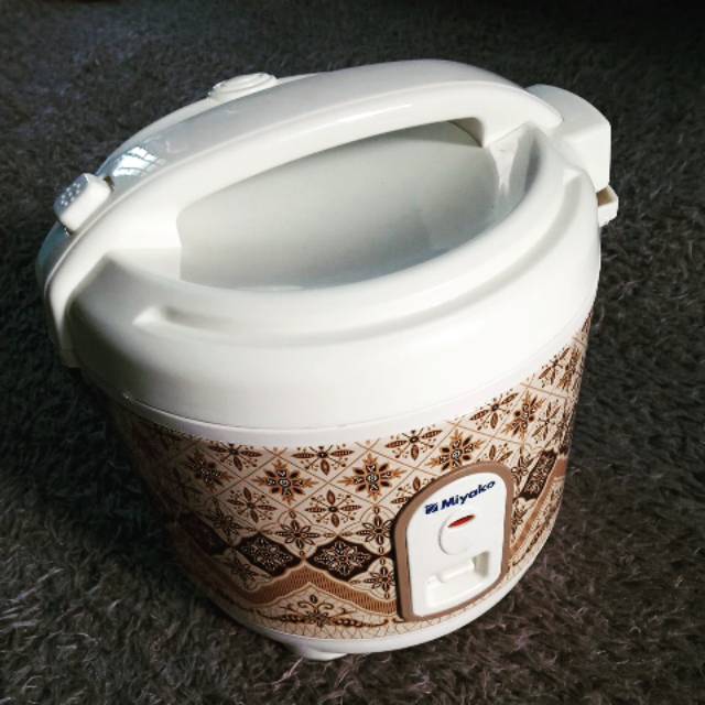 Jual Rice Cooker Miyako 0.6L Pemasak Multiguna New | Shopee Indonesia
