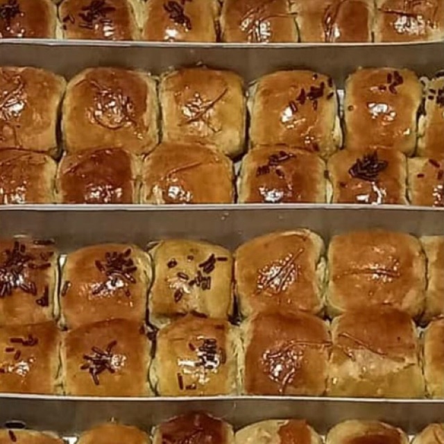 Jual Bolen Boba isi 12 rasa pisang coklat dan pisang keju...rasa jamin ...