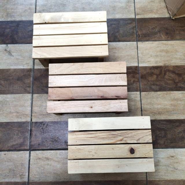 Jual Bangku Jongkok / Bangku Kecil Motif Garis-Garis/ Kursi Pendek ...