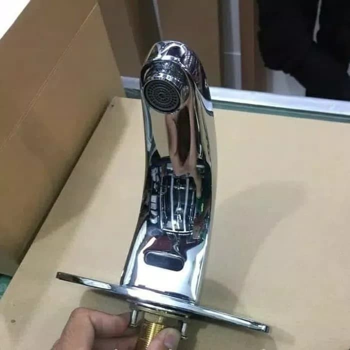 Jual T.Lillie - Kran Wastafel Sensor / Kran Wastafel Sensor Model Toto ...