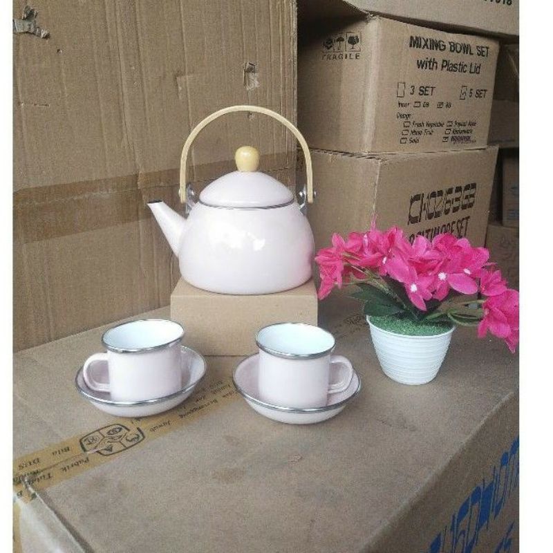 Jual Set teko, gelas mug dan tatakan enamel pink | Shopee Indonesia