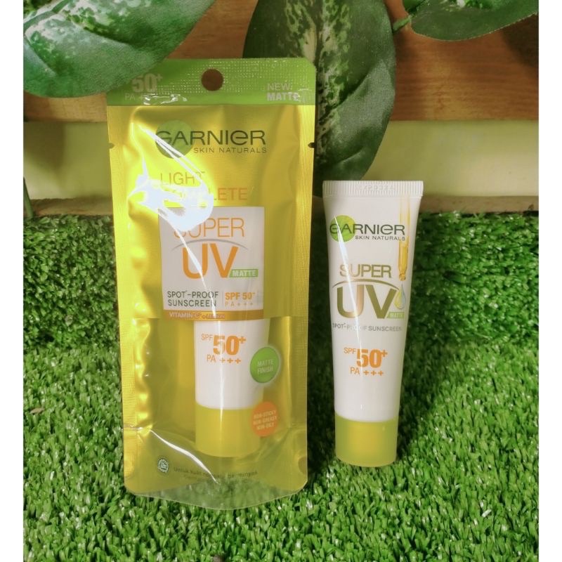 Jual GARNIER LIGHT COMPLETE UV MATTE (15ML) SPF 50 PA+++ | Shopee Indonesia