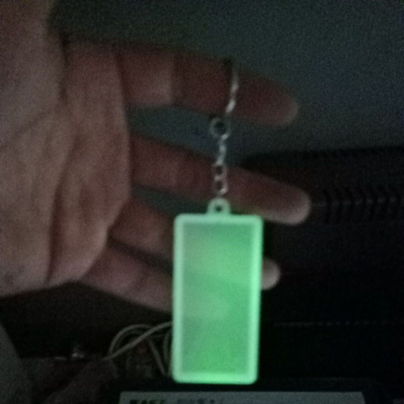 Jual GANTUNGAN KUNCI/GANCI INSERT PAPER KOTAK GLOW IN THE DARK | Shopee ...