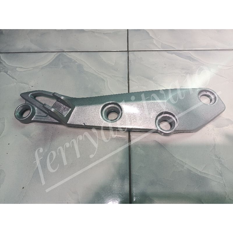 Jual Footstep postep belakang kanan shogun 125 SP original | Shopee ...