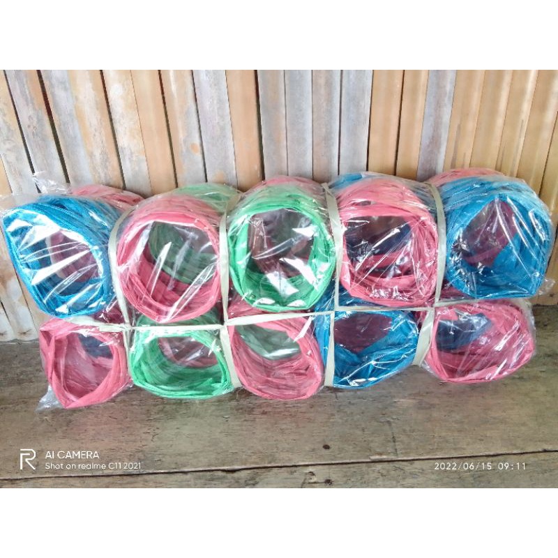Jual tali rafia warna ukuran kecil / tali rapia 1000 an 1 pcs | Shopee ...