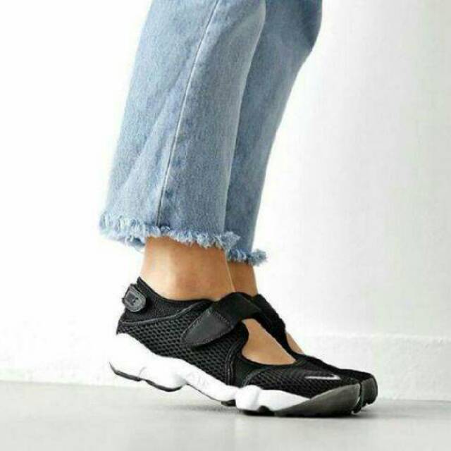 Jual SEPATU N***KE AIR RIFT BR BLACK WHITE | Shopee Indonesia