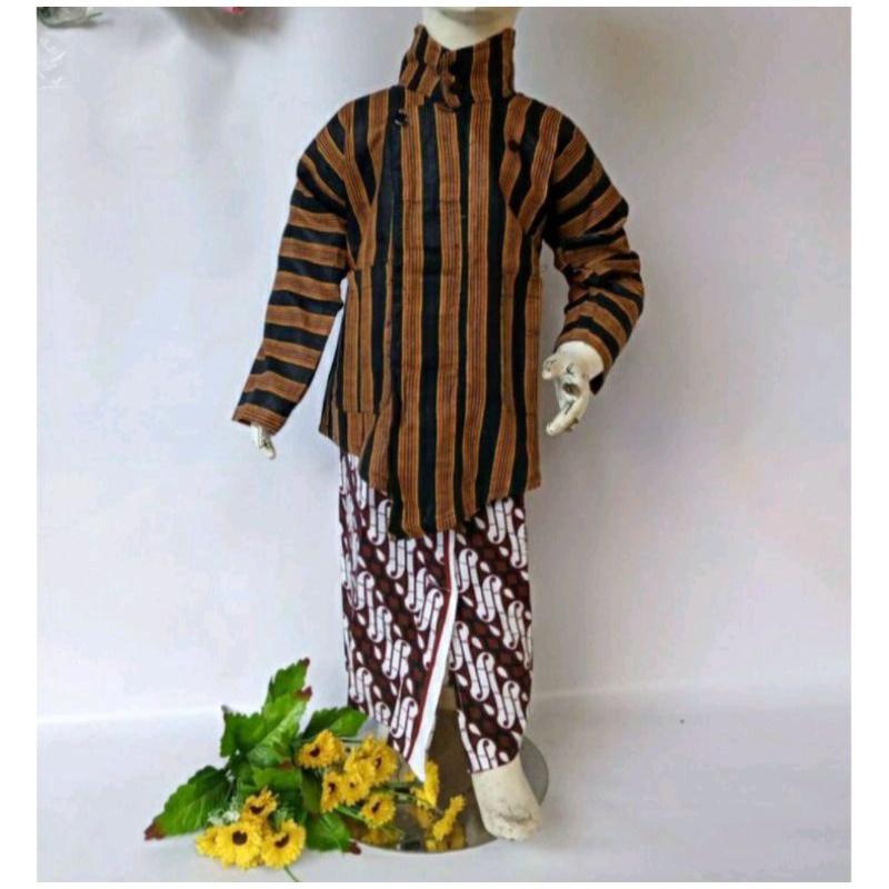 Jual STELAN BAJU LURIK ANAK + ROK WIRU / BAJU ADAT JAWA ANAK LAKI-LAKI ... Jual STELAN BAJU LURIK ANAK + ROK WIRU / BAJU ADAT JAWA ANAK LAKI-LAKI ...
