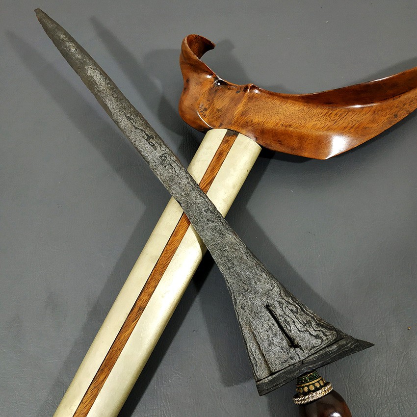 Jual Keris Pusaka Dhapur Combong Klewer Pamor Ngulit Semongko Tangguh ...