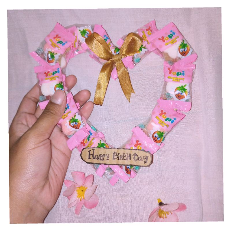 Jual PROMO!! Viral permen bentuk love/Yupi bentuk love/Hampers murah ...