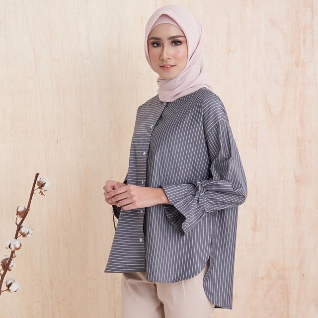 Jual Anaya top grey dianarestu (kemeja, blouse, abu, busui) | Shopee Indonesia