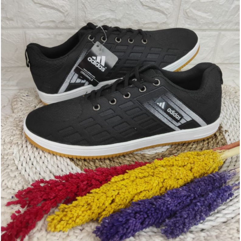 Jual SEPATU ADIDAS HITAM SOL KARET UNISEX (CEWE/ COWO) | Shopee Indonesia