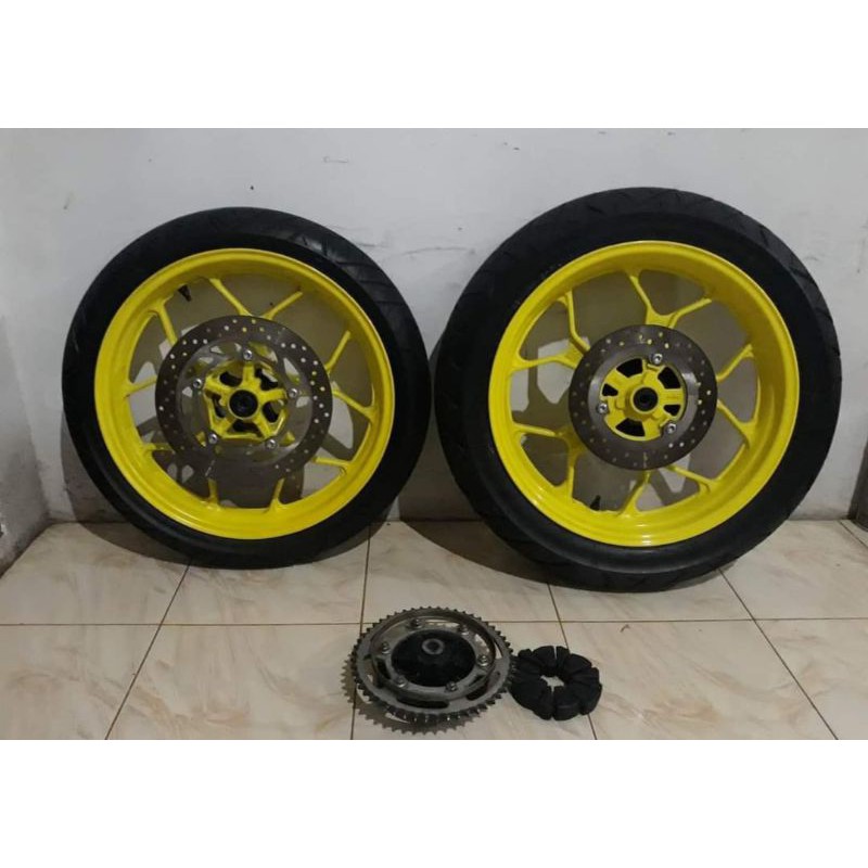 Jual velg MT15 atau XSR original set ban 4,0inc 2,75 inv | Shopee Indonesia