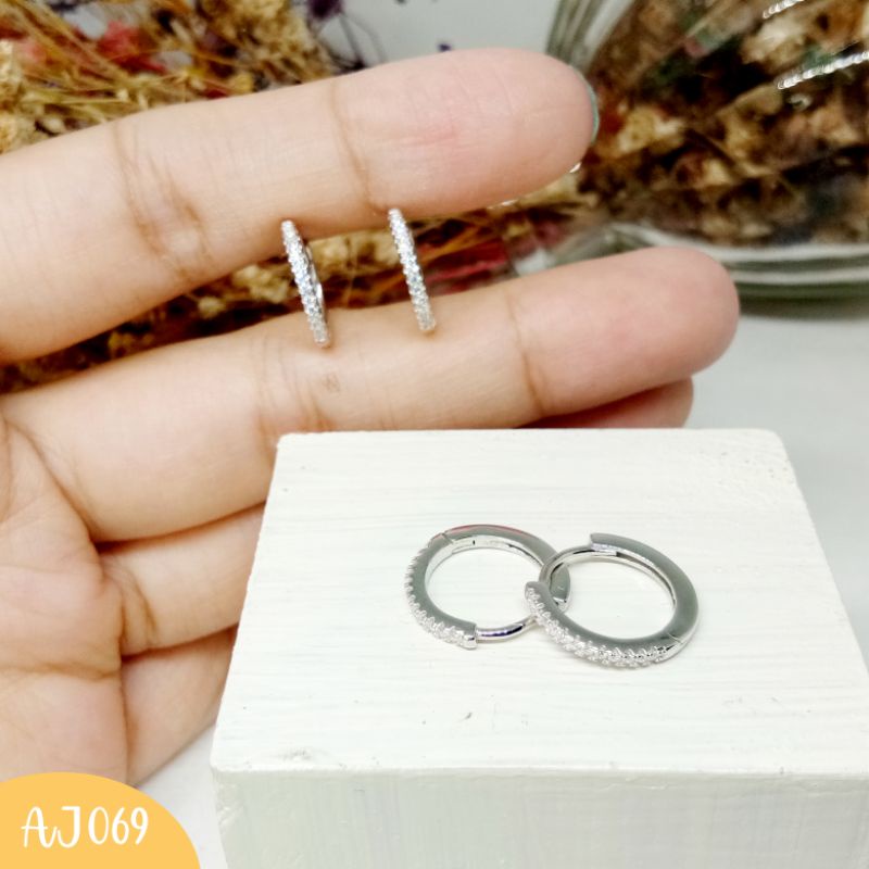 Jual Anting Jepit Simpel Perak Asli 925 Lapis Mas Putih - AJ069 | Shopee Indonesia