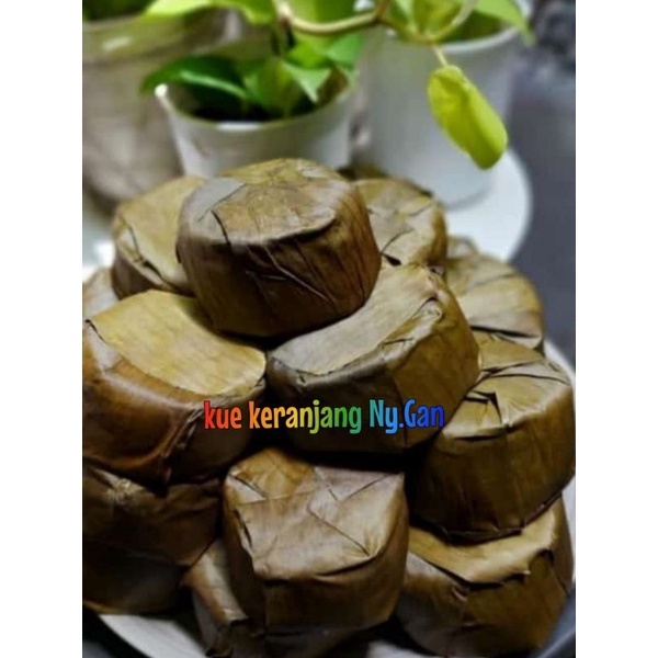 Jual DODOL IMLEK KUE KERANJANG BUNGKUS DAUN NY GAN ASLIE INDRAMAYU ...