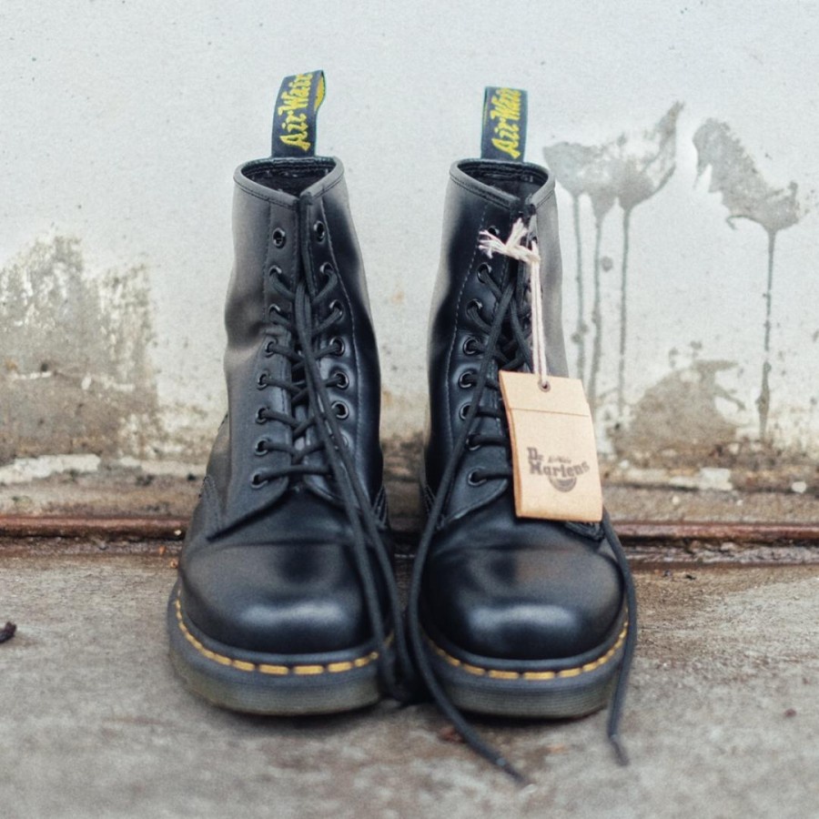Jual Original Dr martens (Docmart) 1460 black smooth leather | Shopee ...