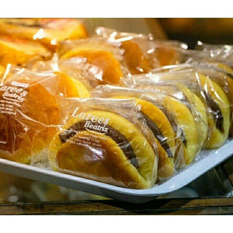 Jual Roti Larees isi vla roti legend khas Pati | Shopee Indonesia