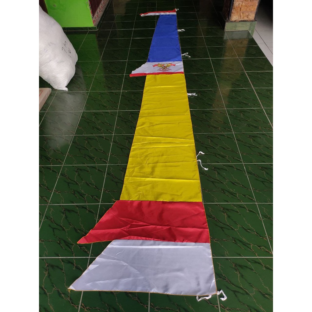 Jual Umbul-umbul Layur Merah Putih 4Meter Layur Lurus Bendera Umbul-Umbul Warna Warni Garuda ...