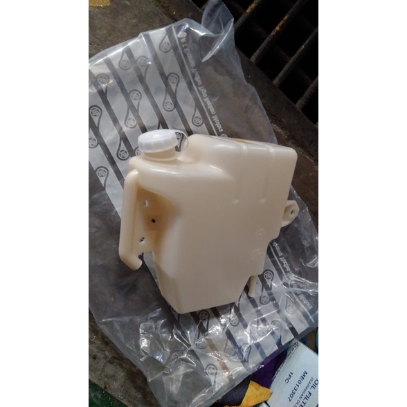 Jual TABUNG AIR SERAP RADIATOR ME402056 MITSUBISHI CANTER 2012 ...