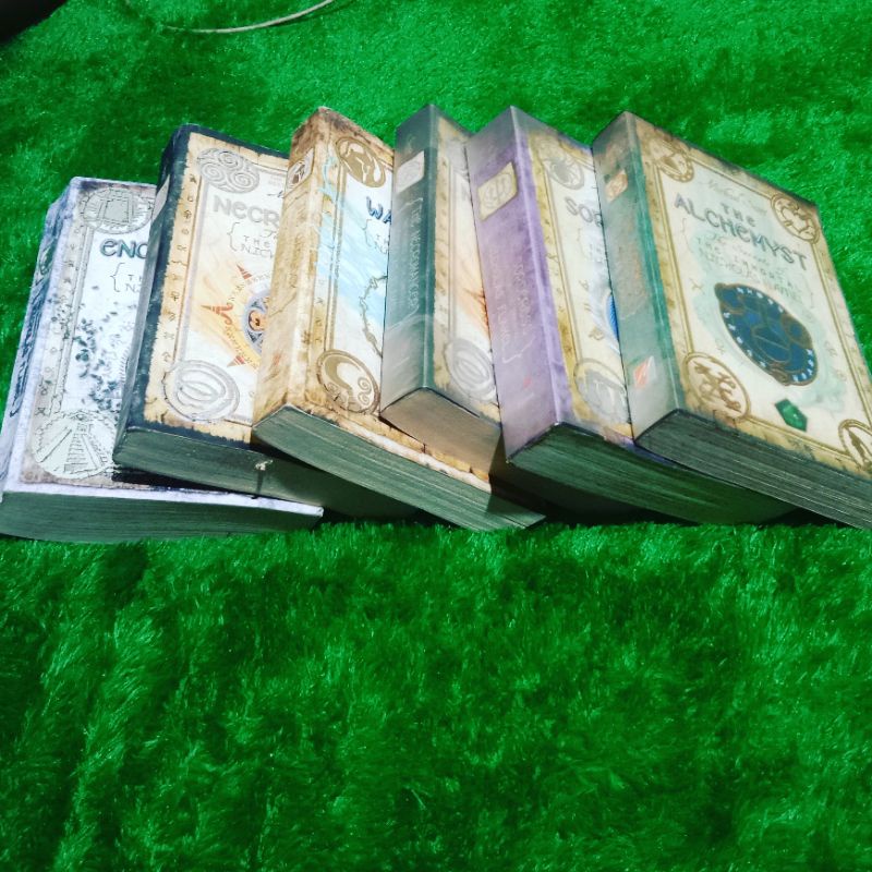 Jual Michael Scott The Secrets of the Immortal Nicholas Flamel | The ...