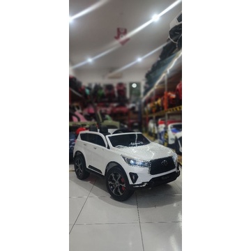 Jual mobil mainan aki PMB 7288 Toyota Innova License Toyota | Shopee ...