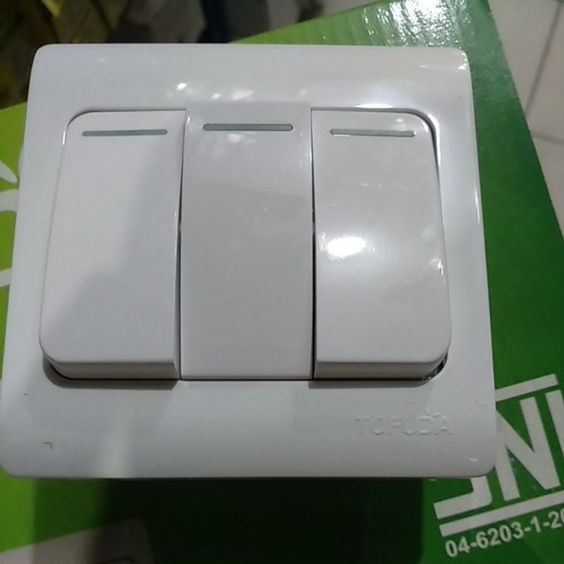 Jual SAKLAR STOP KONTAK TRIPLE TOFUDA WIDE MODEL RADIUM | Shopee Indonesia