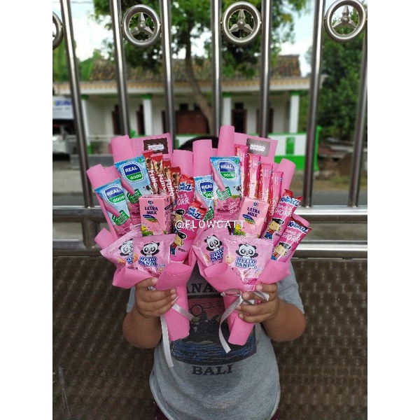 Jual FLOWCATT Bucket Snack Susu | Buket Snack | Buket Snack Wisuda ...