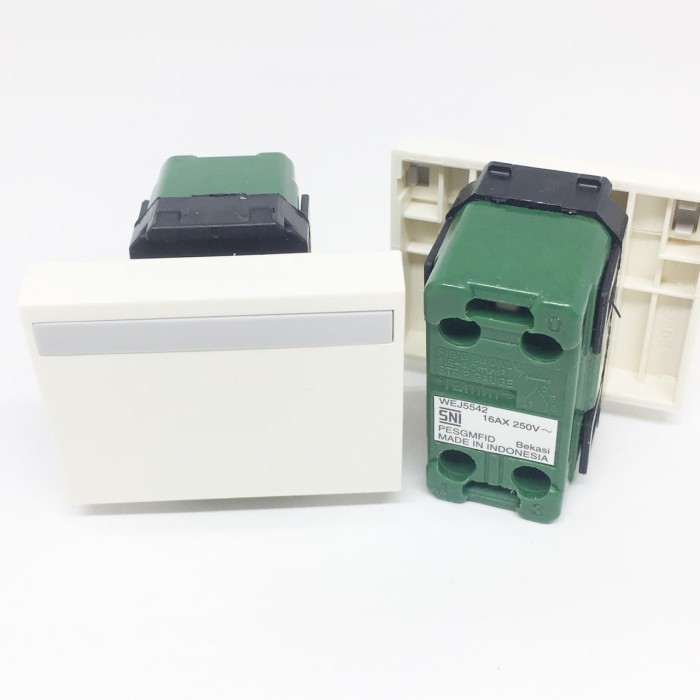 Jual Saklar Panasonic Hotel / Saklar 2 Arah Panasonic / Saklar "C" Wide ...