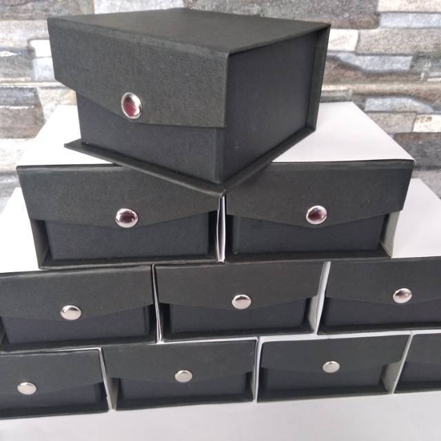Jual BOX JAM TANGAN | Shopee Indonesia