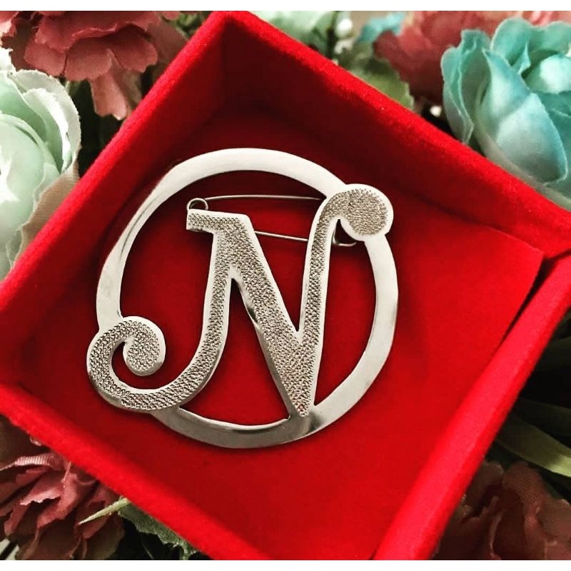 Jual Bros Silver / Bros Inisial Nama / Bros Grafir / Bisa Pilih Desain ...