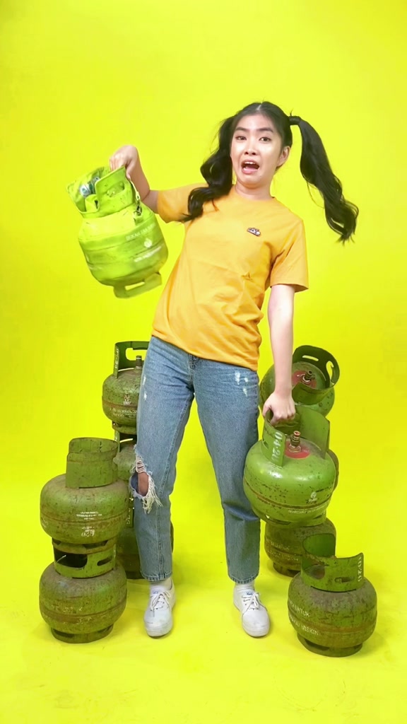 Jual Tas Bentuk Tabung Gas Hijau LPG Ijo Melon Kado Unik Lucu Model ...