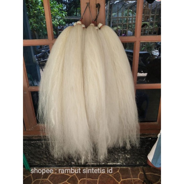 Jual RAMBUT CEMARA WARNA PUTIH TULANG PANJANG 70CM | Shopee Indonesia