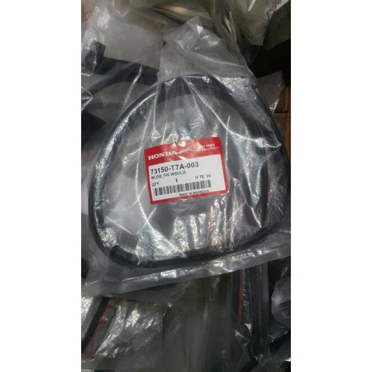 Jual Karet / List Kaca Depan Atas HRV S E Prestige Original | Shopee ...