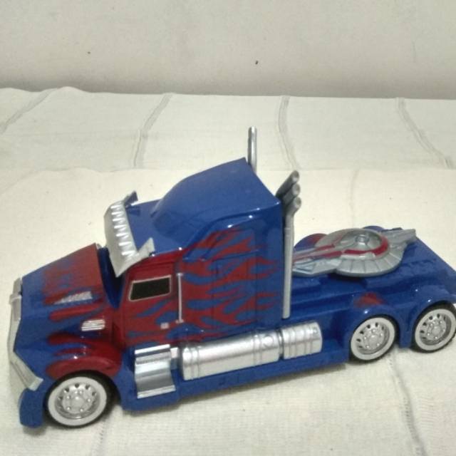 Jual Mobil Remote Optimus prime - Transformers | Shopee Indonesia