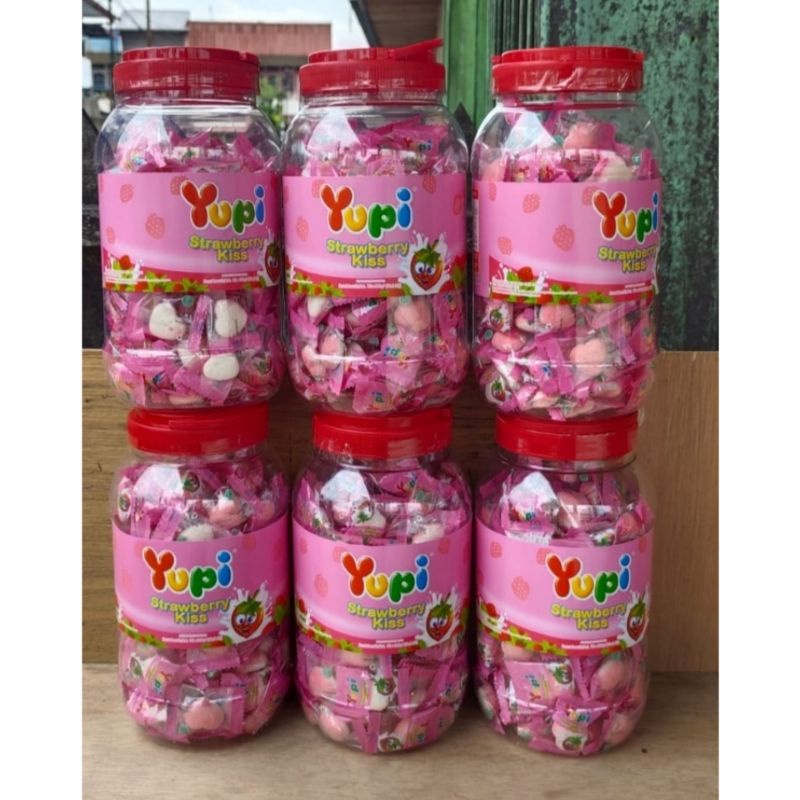 Jual Yupi Strawberry Kiss / Permen Yupi Stoberi / Yupi Stroberi ... Jual Yupi Strawberry Kiss / Permen Yupi Stoberi / Yupi Stroberi ...