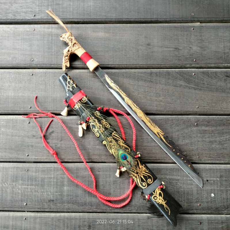 Jual mandau dayak. mandau khas dayak. mandau dayak ukir naga timbul ...