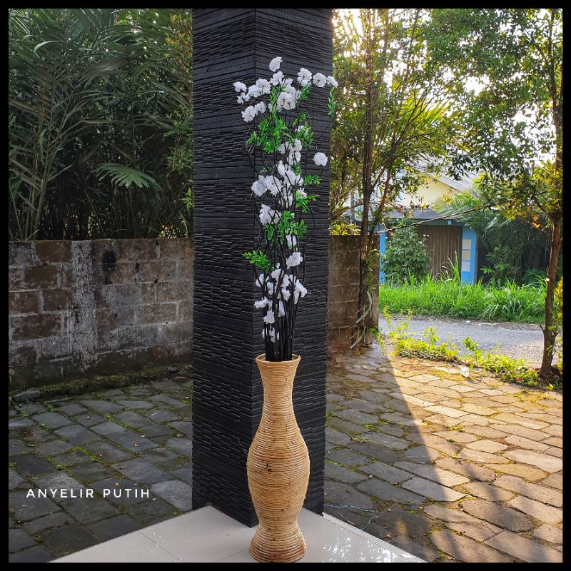 Jual 10 btg Bambu Ulir Anyelir Putih (tidak termasuk vas/pot) | Shopee ...