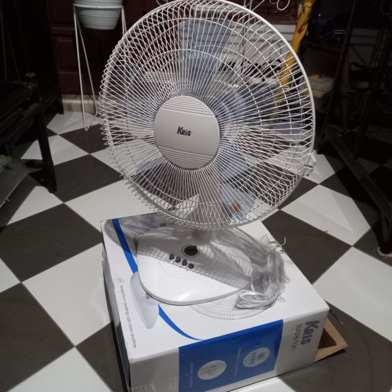 Jual Kris Table Fan Kipas Angin Meja 16 Inch 50 Watt | Shopee Indonesia